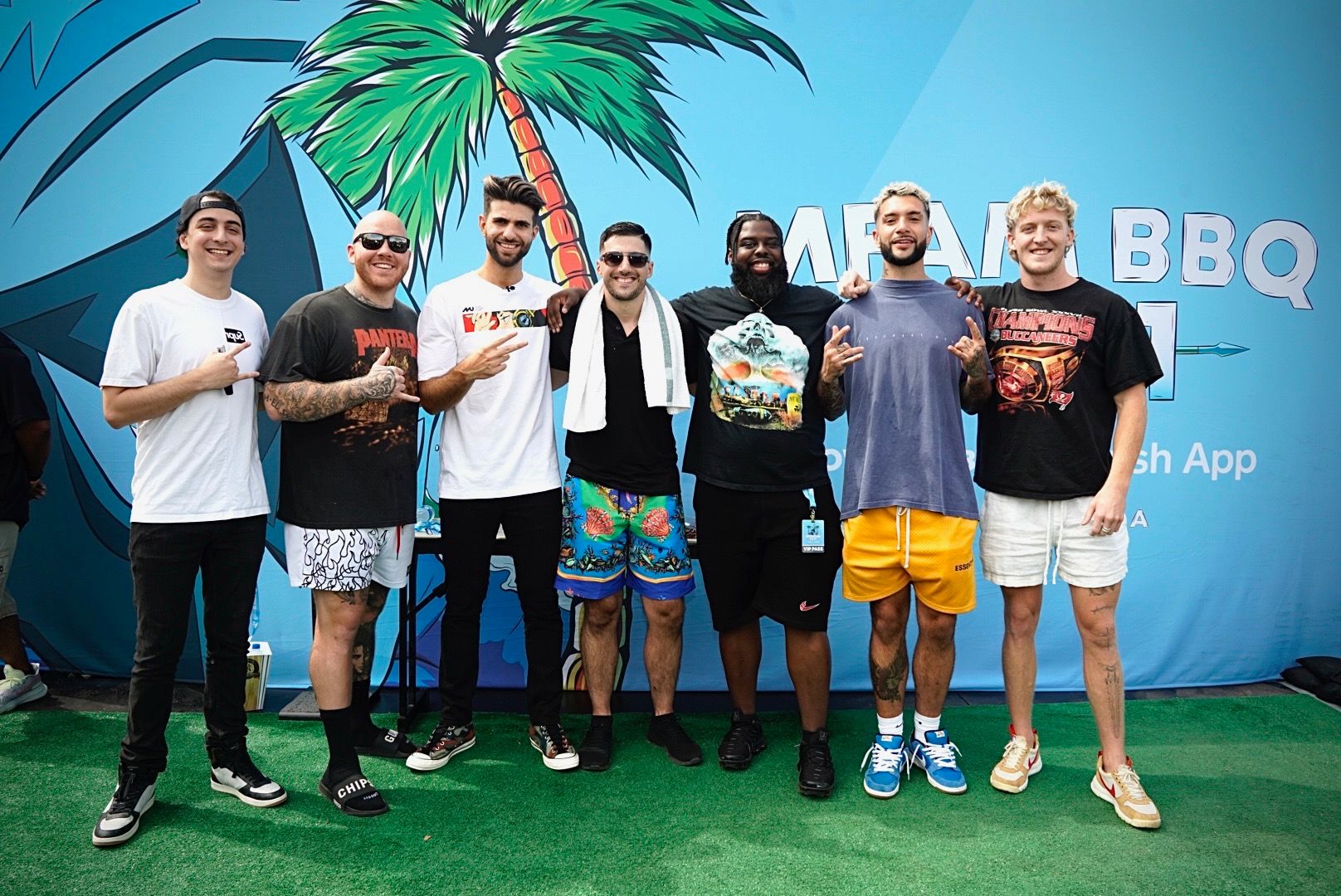 Over 6,000 avid fans descend on Florida for NickMercs’ MFAM BBQ ...