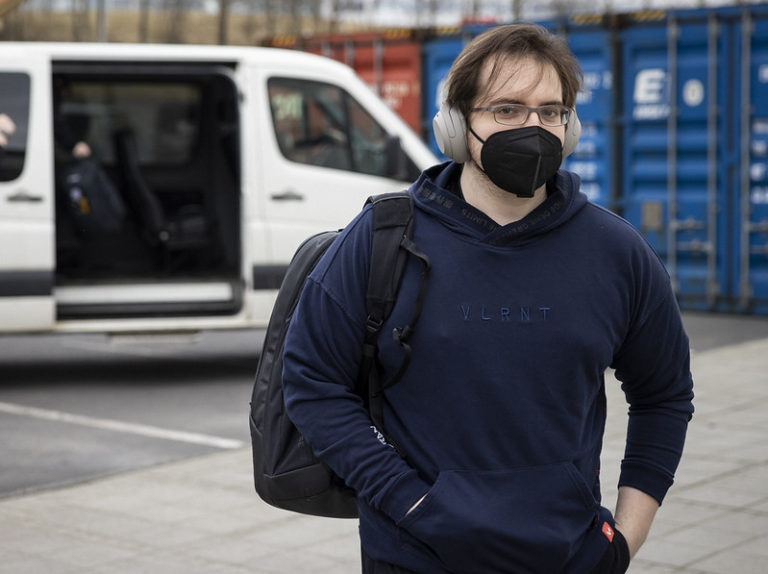 Yay’s Valorant crosshair and video settings – Esports | Esports.gg