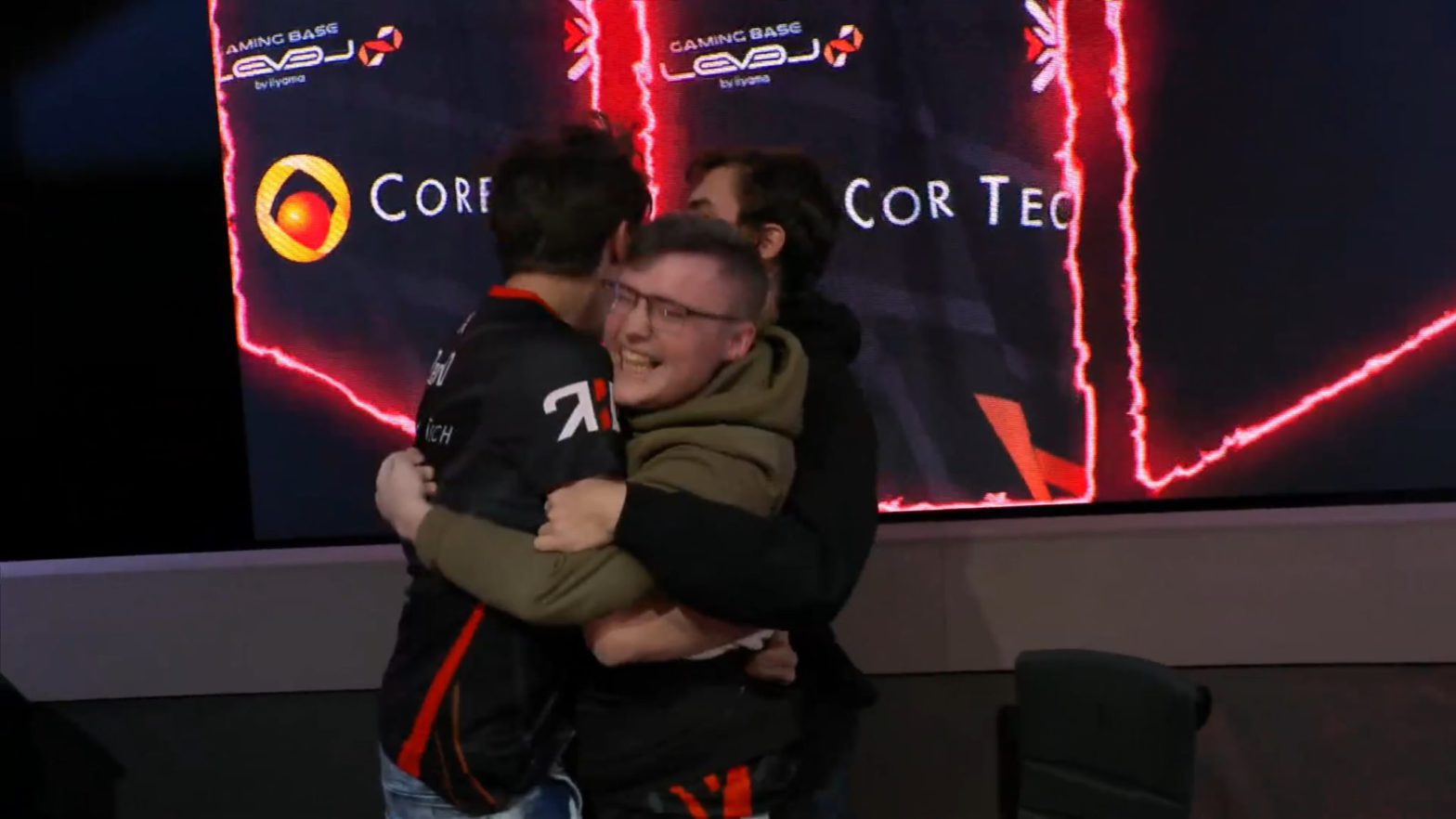 Reignite, without star man Genburten, win ALGS Playoff LAN – Esports | Esports.gg