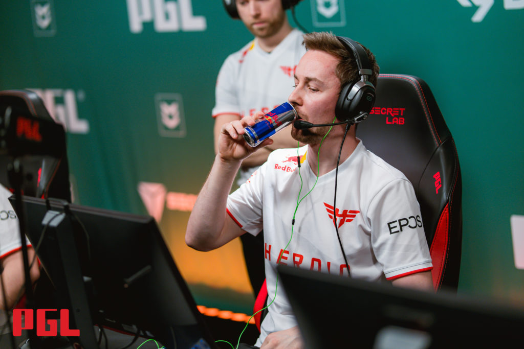 CadiaN’s CS: GO crosshair and viewmodel settings – Esports | Esports.gg