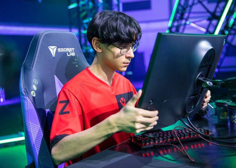 TenZ’s Valorant crosshair settings and video settings – Esports ...