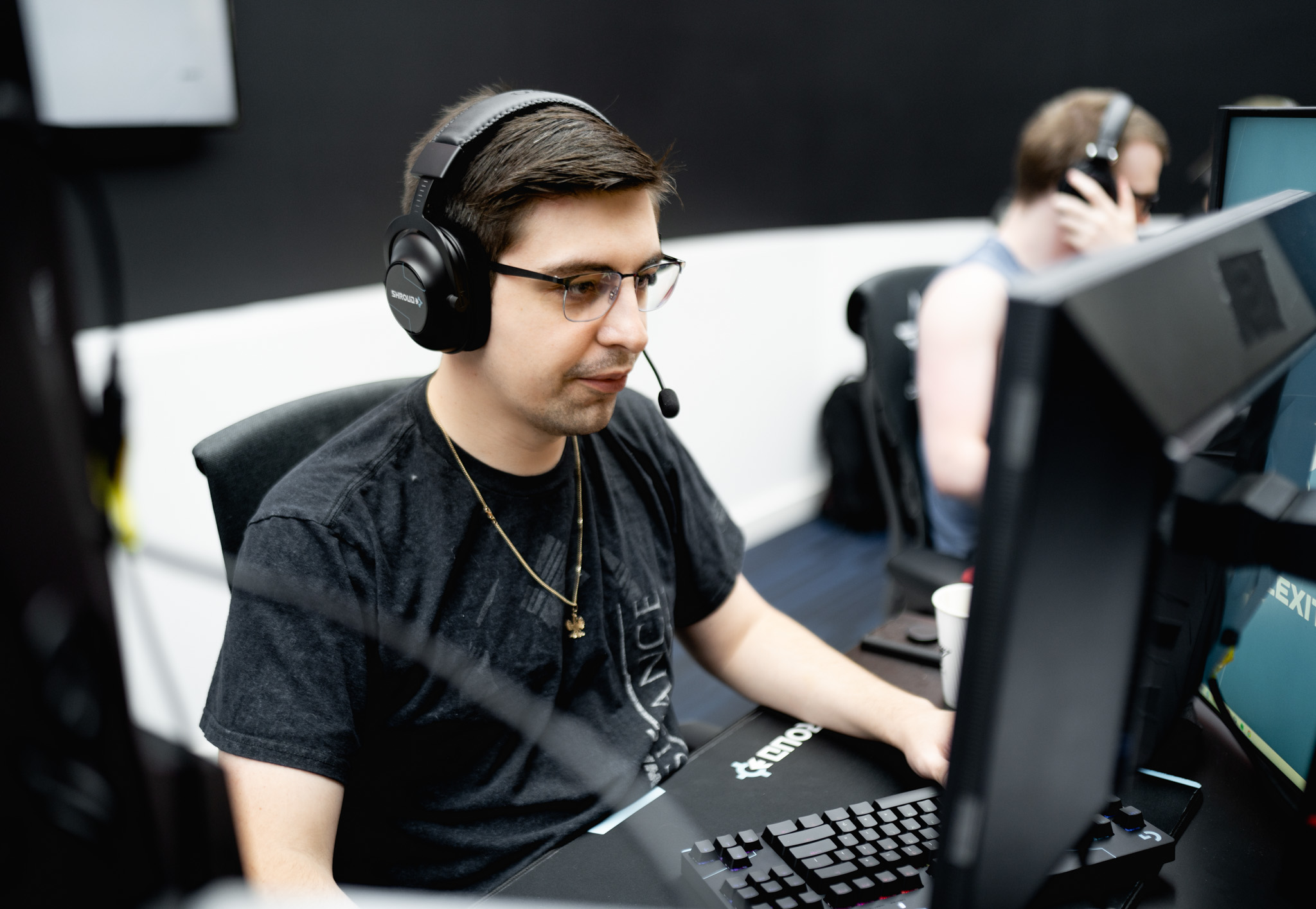 Shroud’s Valorant crosshair and video settings – Esports | Esports.gg