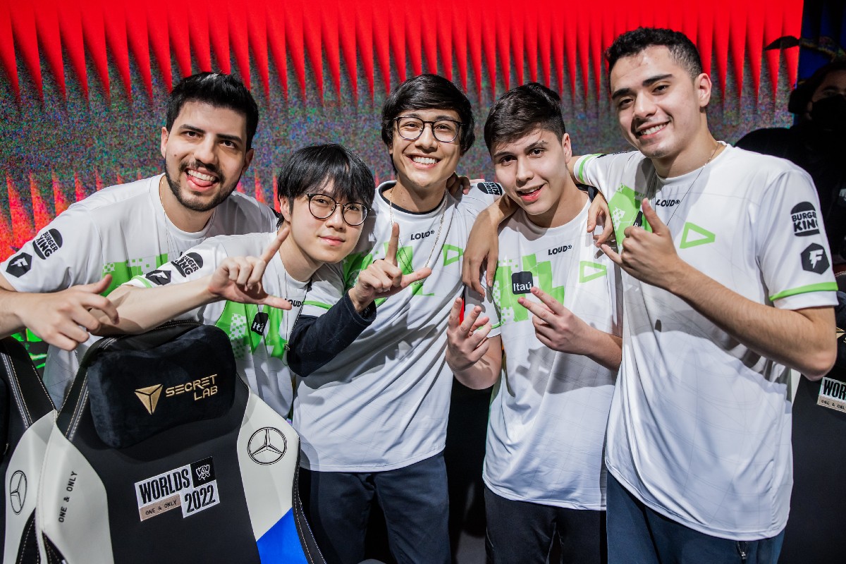 LOUD upset Fnatic in fourth game of Worlds 2022 Play-ins – Esports | Esports.gg