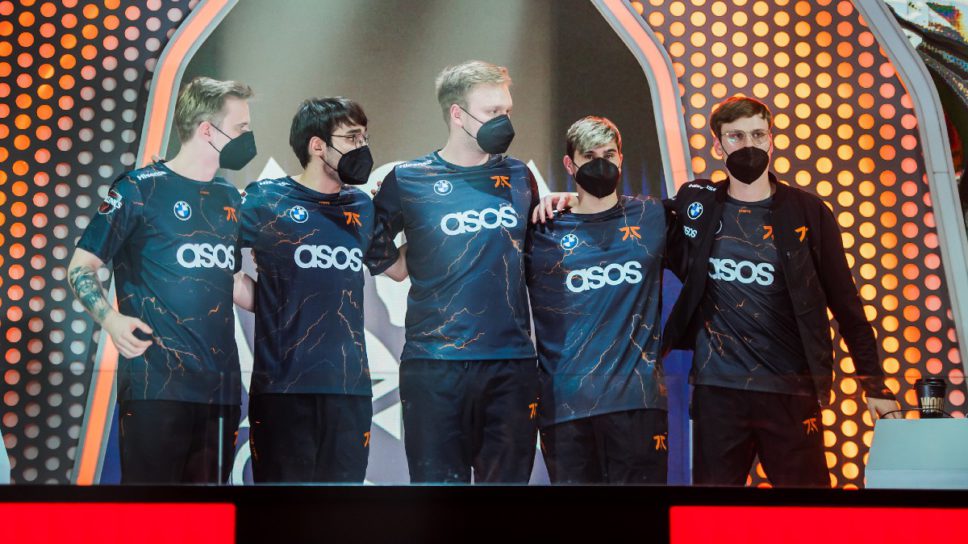 Fnatic secure huge win over T1 at Worlds 2022 – Esports | Esports.gg